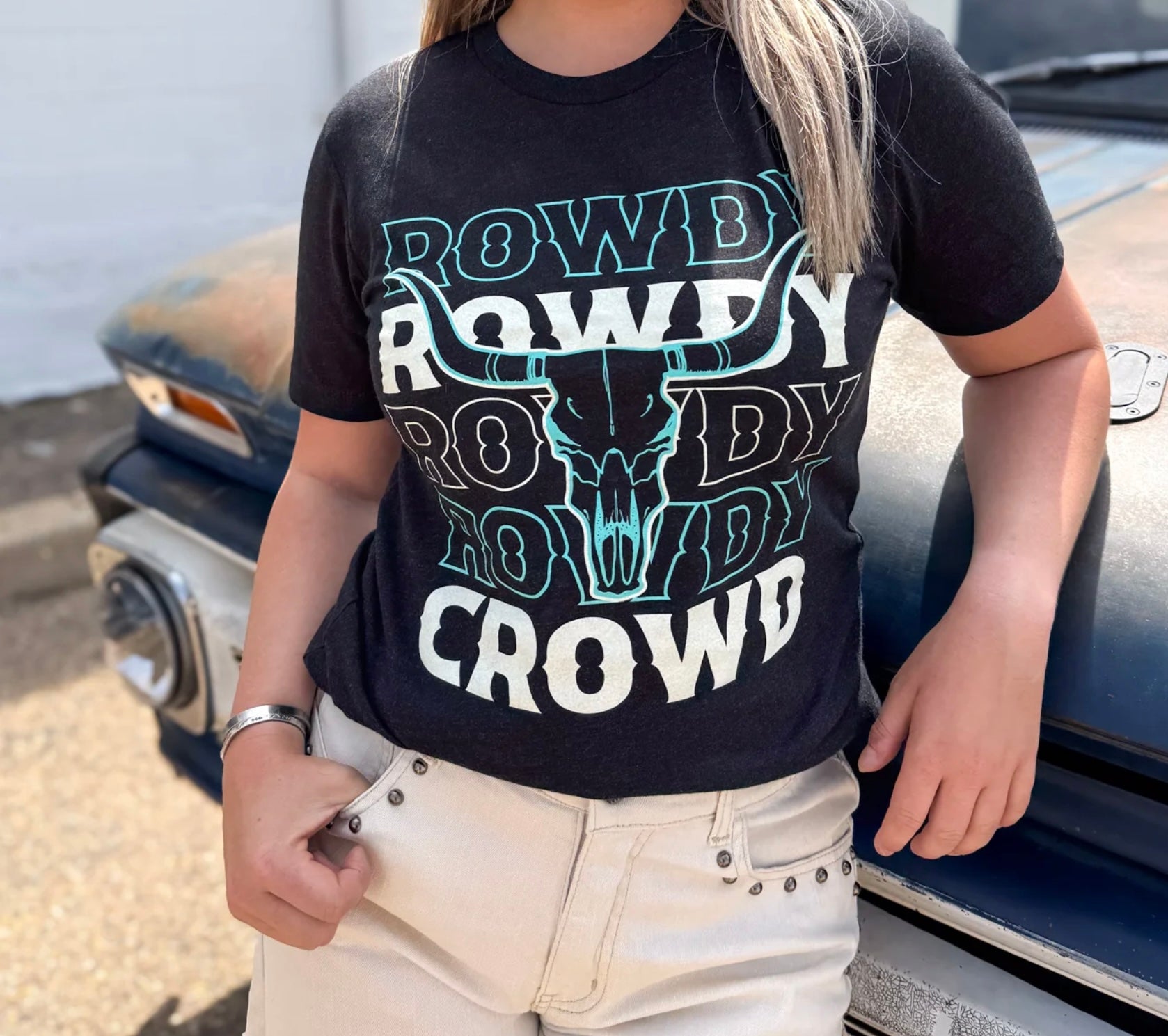 Rowdy Crowd Tee – Floatin’T Boutique